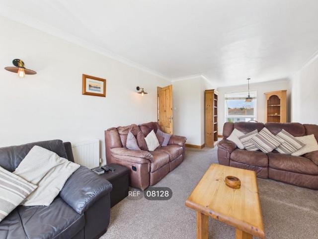 3 bedroom apartment to rent
