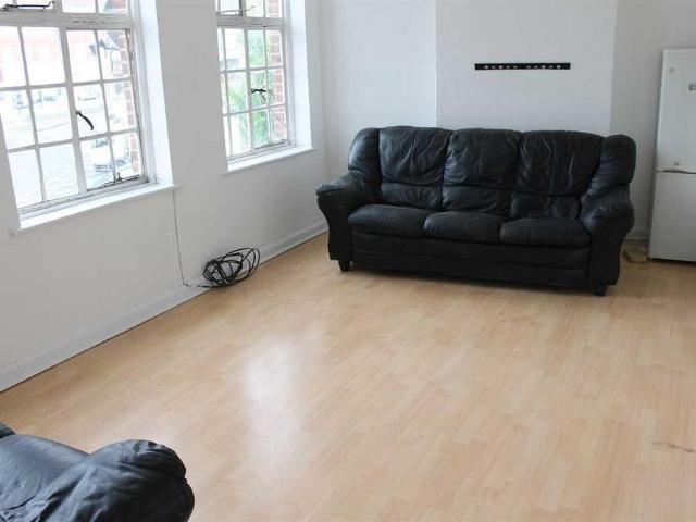 3 bedroom apartment to rent