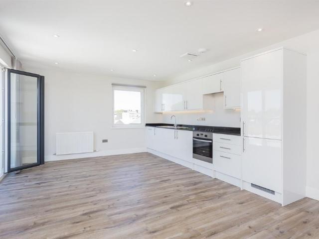3 bedroom apartment to rent