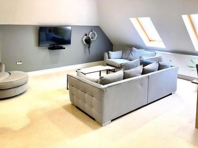 3 bedroom flat to rent