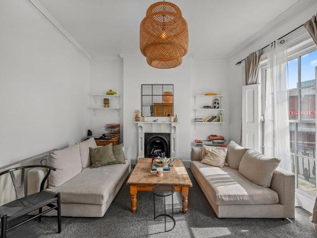 3 bedroom apartment to rent