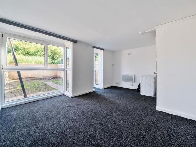 3 bedroom apartment to rent