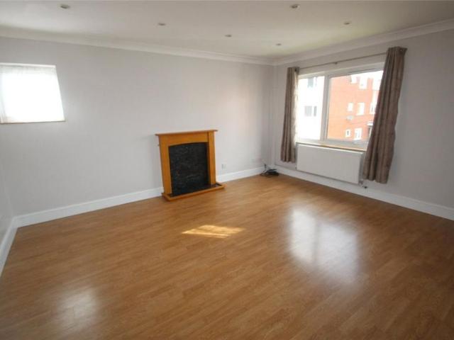 3 bedroom apartment to rent
