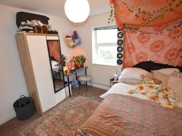 3 bedroom apartment to rent