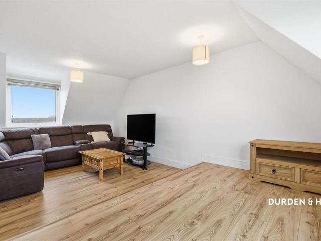 3 bedroom apartment to rent