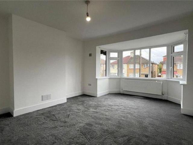 3 bedroom apartment to rent