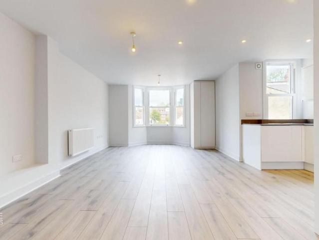 3 bedroom apartment to rent