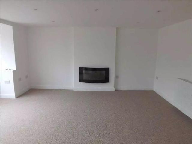 3 bedroom apartment to rent