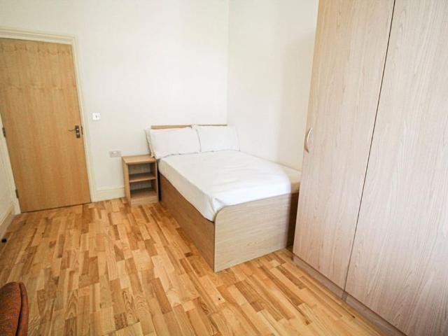 3 bedroom apartment to rent