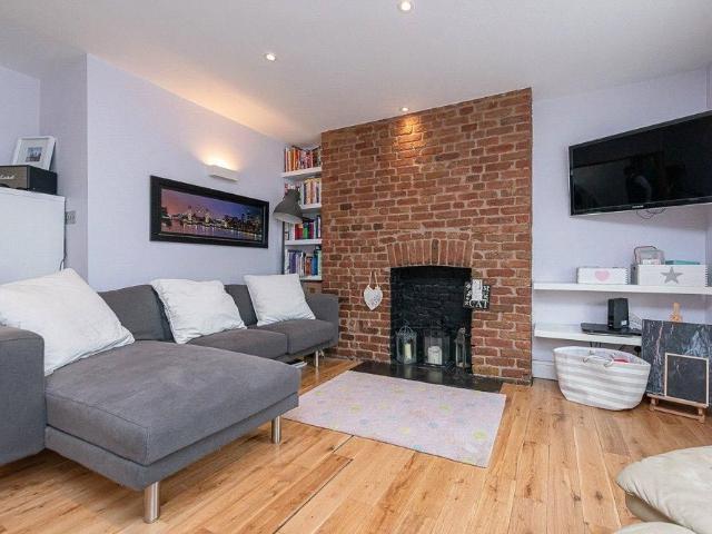 3 bedroom apartment to rent