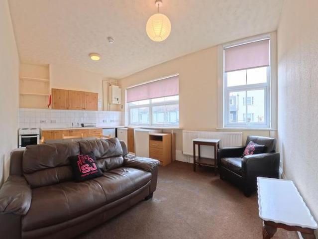 3 bedroom apartment to rent