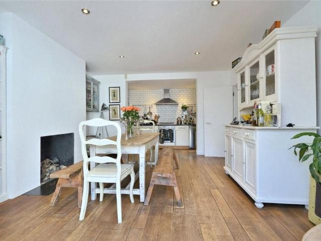 3 bedroom apartment to rent