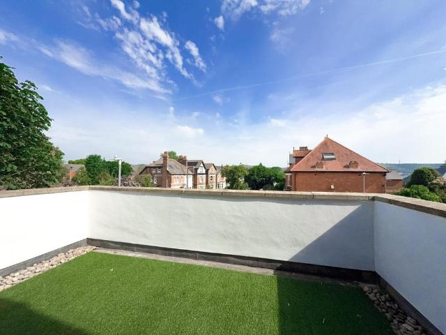 3 bedroom apartment to rent