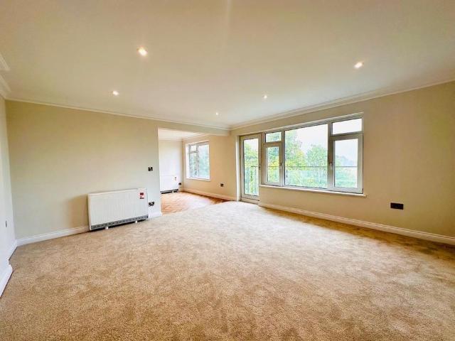 3 bedroom apartment to rent