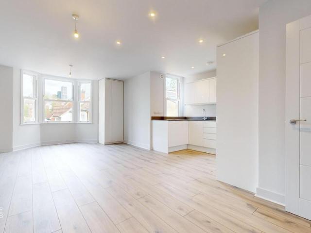 3 bedroom apartment to rent