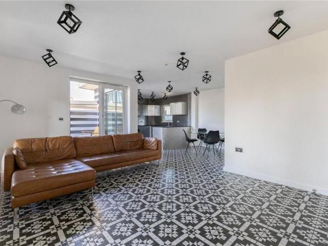 3 bedroom apartment to rent