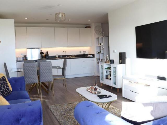 3 bedroom apartment to rent