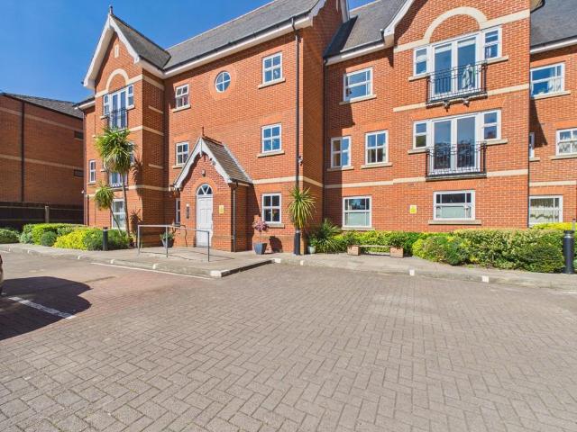 3 bedroom apartment to rent