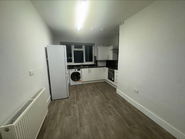 3 bedroom apartment to rent