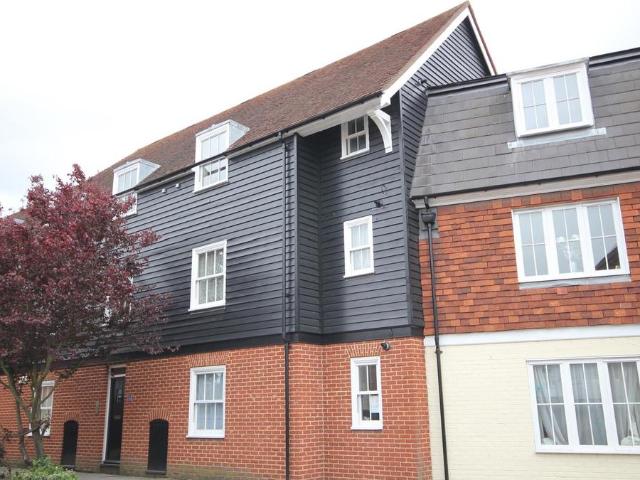 3 bedroom apartment to rent