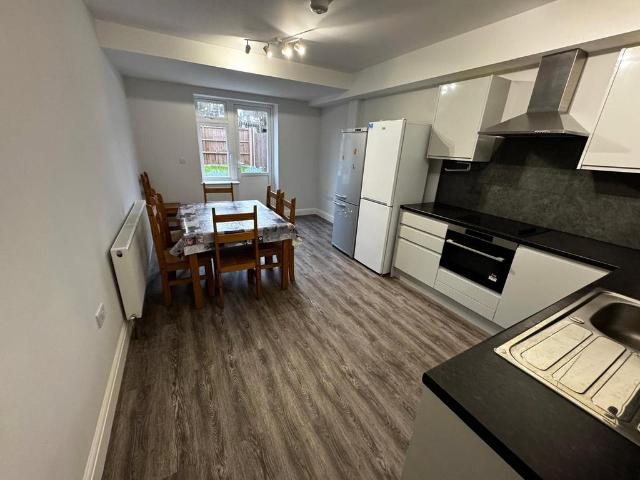 3 bedroom apartment to rent