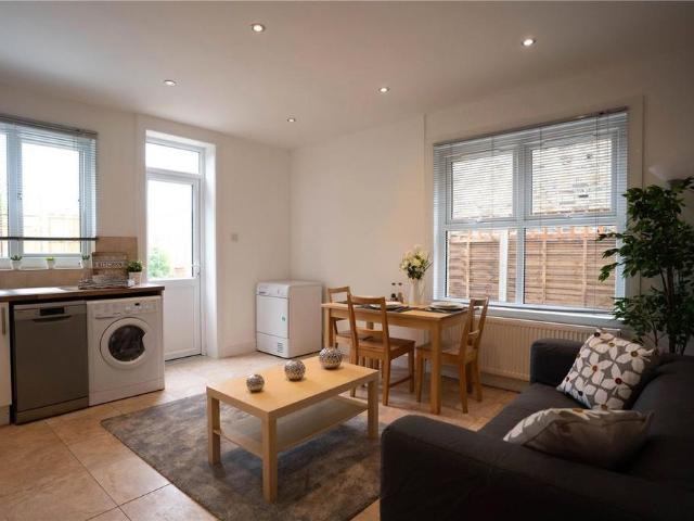 3 bedroom apartment to rent