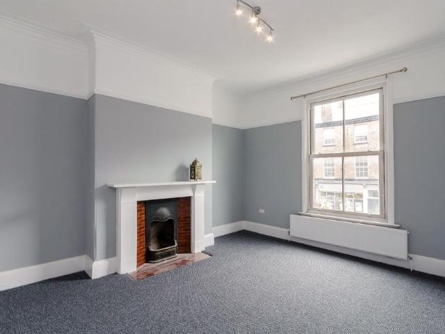 3 bedroom apartment to rent
