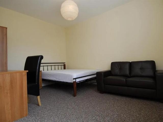3 bedroom apartment to rent