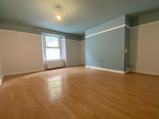 3 bedroom apartment to rent