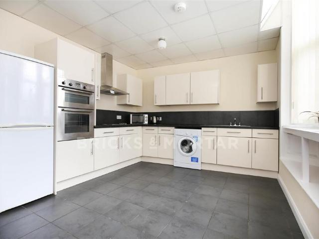 3 bedroom apartment to rent