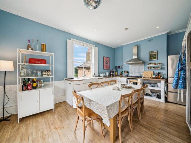 3 bedroom apartment to rent