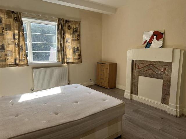 3 bedroom apartment to rent