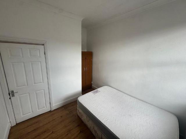 3 bedroom apartment to rent