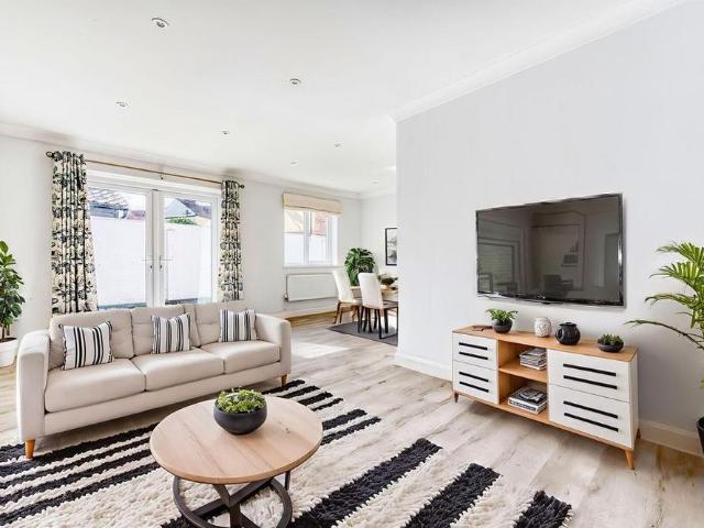 3 bedroom apartment to rent