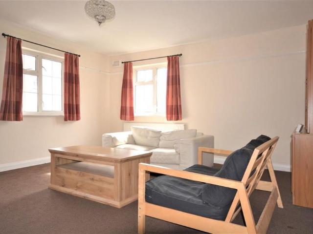 3 bedroom apartment to rent