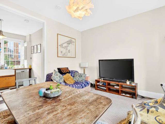 3 bedroom apartment to rent