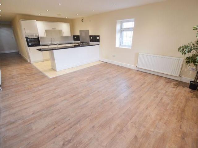 3 bedroom apartment to rent