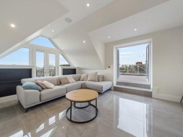 3 bedroom apartment to rent