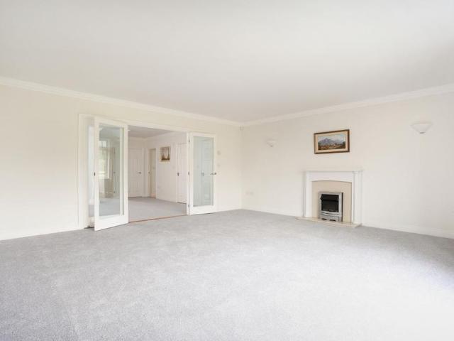 3 bedroom apartment to rent