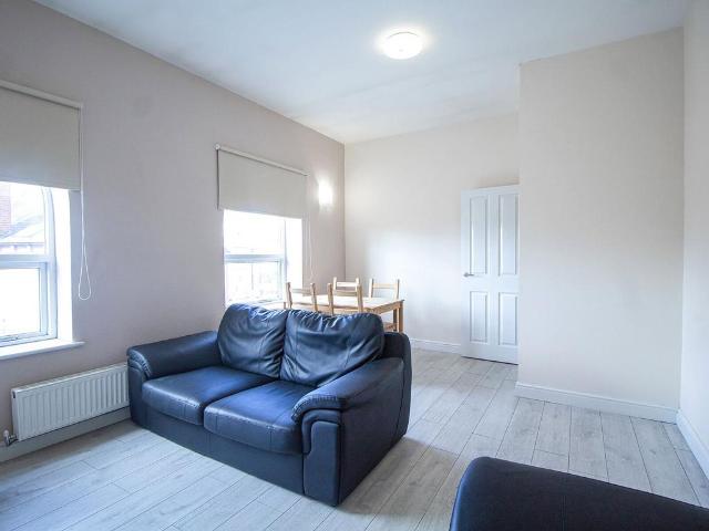 3 bedroom apartment to rent