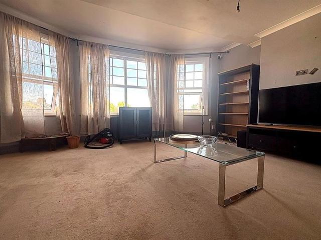 3 bedroom apartment to rent