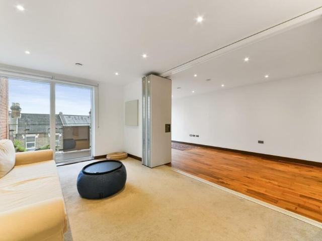 3 bedroom apartment to rent