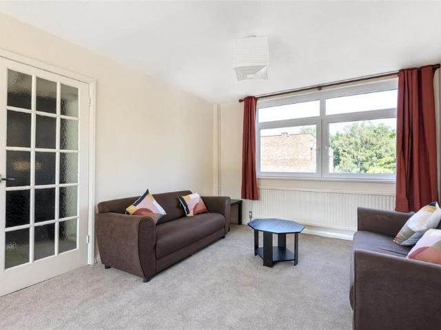 3 bedroom apartment to rent