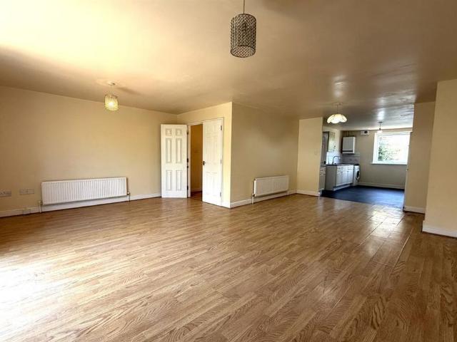 3 bedroom apartment to rent