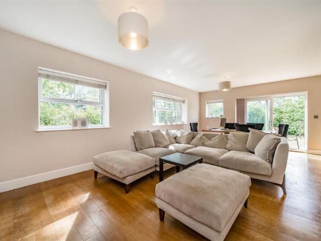 3 bedroom apartment to rent