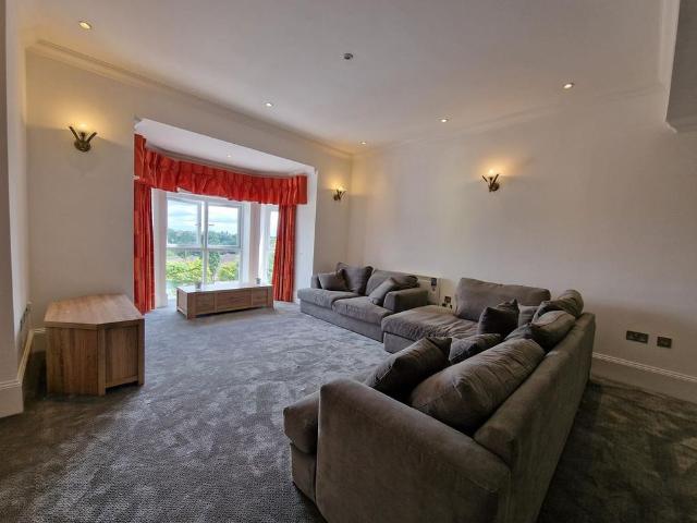 3 bedroom apartment to rent