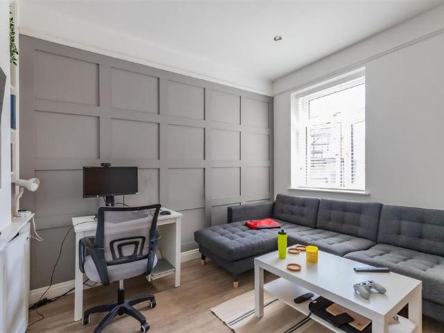 3 bedroom apartment to rent