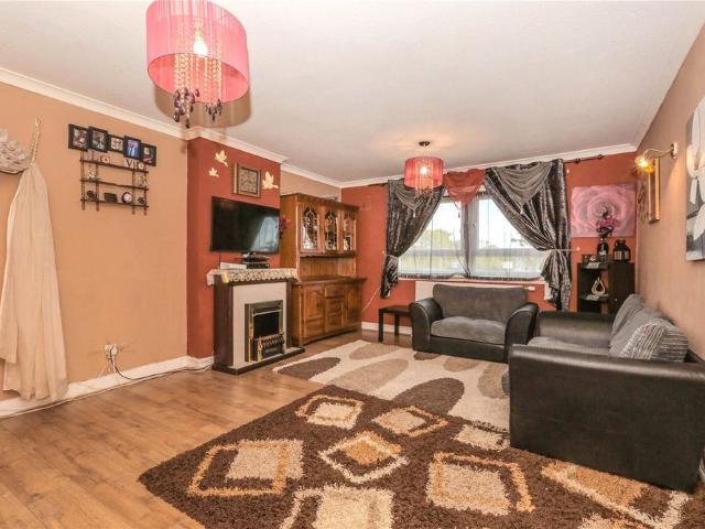 3 bedroom apartment to rent