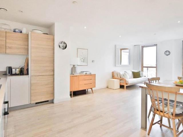 3 bedroom apartment to rent