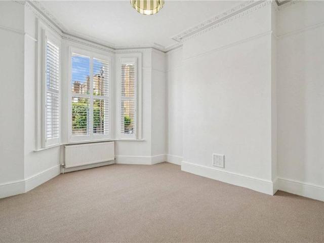3 bedroom apartment to rent